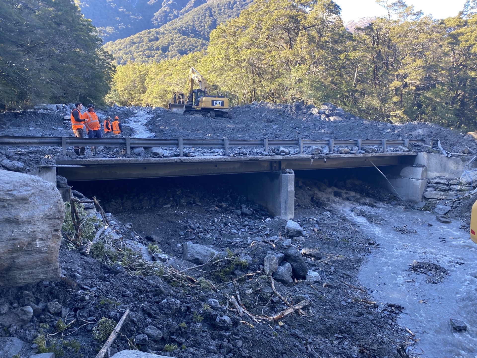 Escorted convoys start at Haast - Greymouth Star