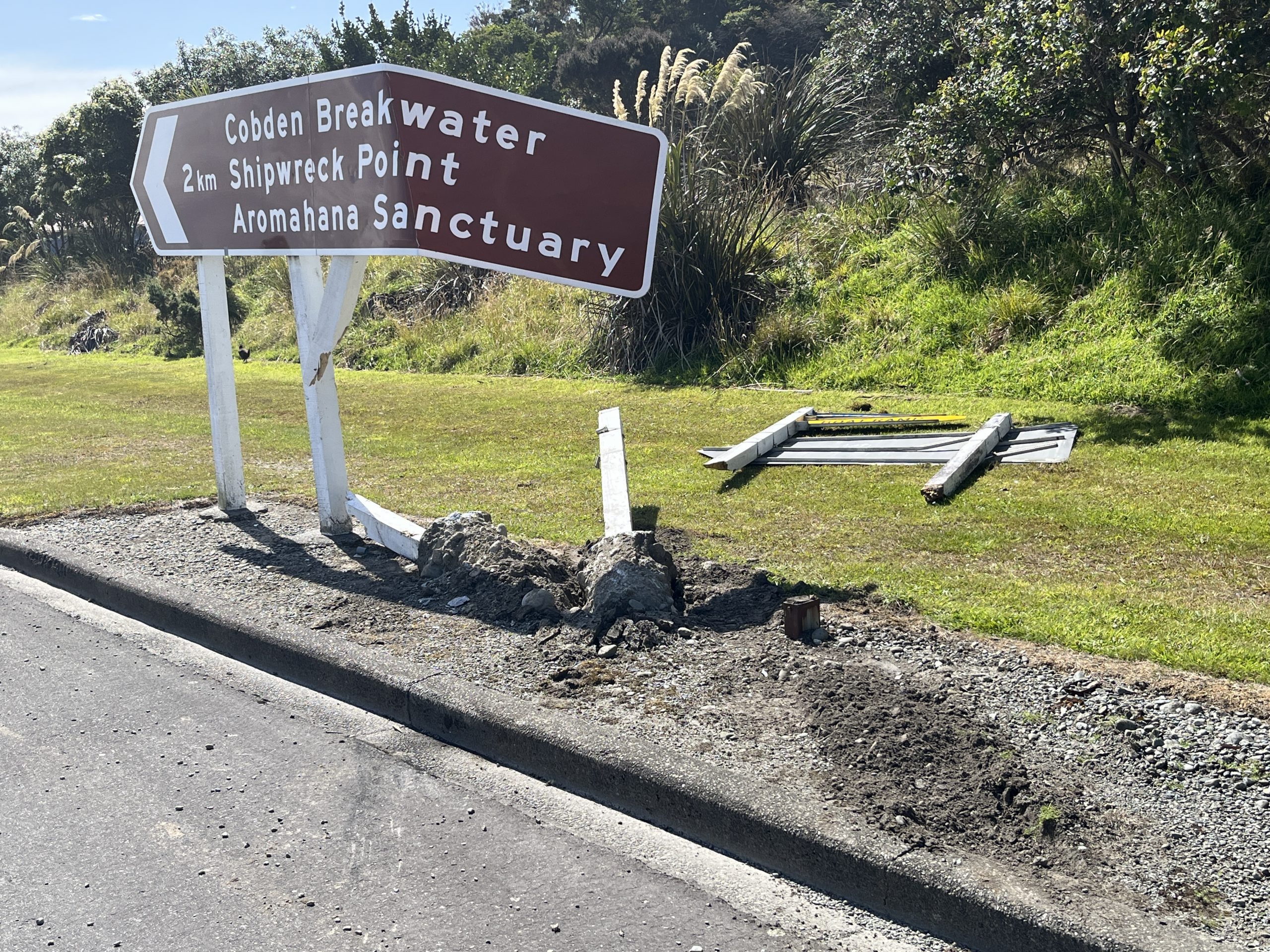 Sign-rampage could cost $30,000 - Greymouth Star