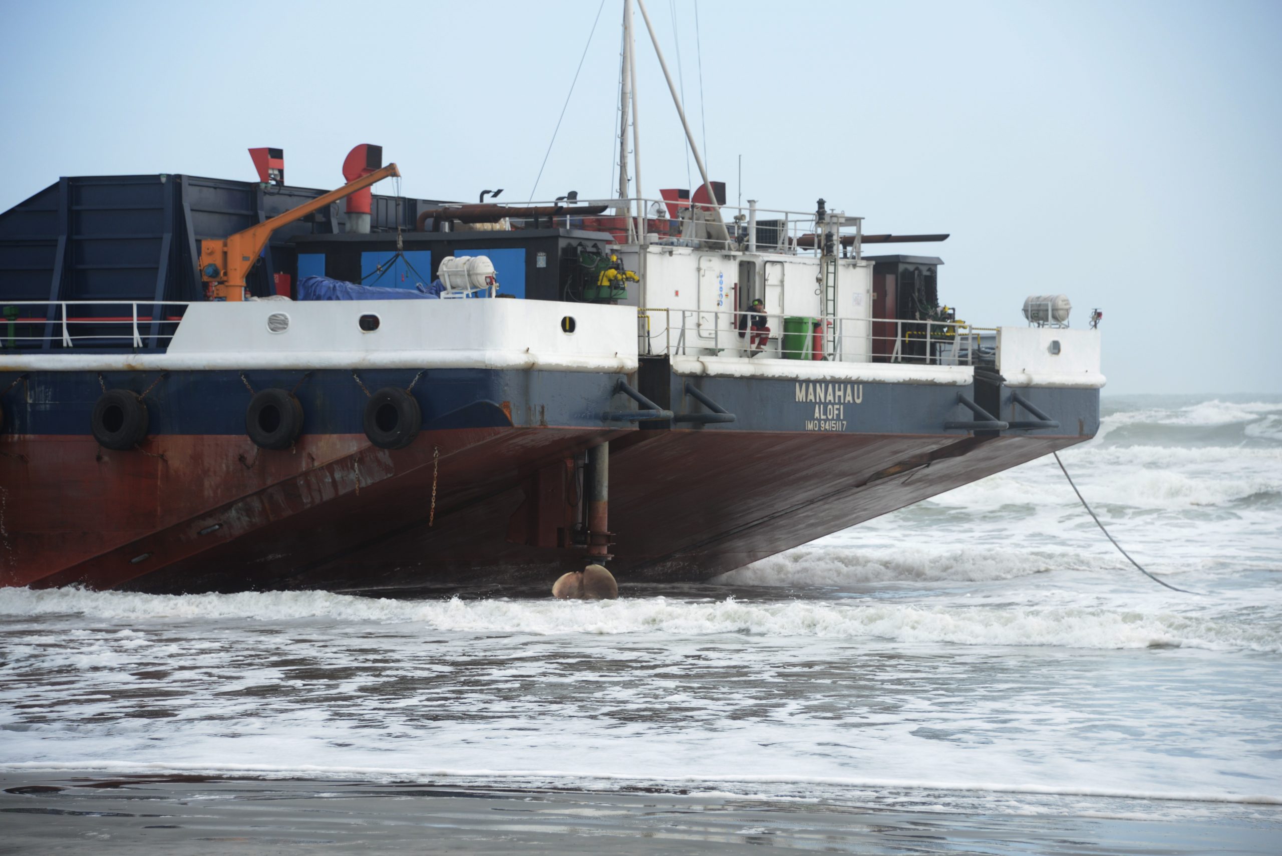 Race to anchor barge - Greymouth Star