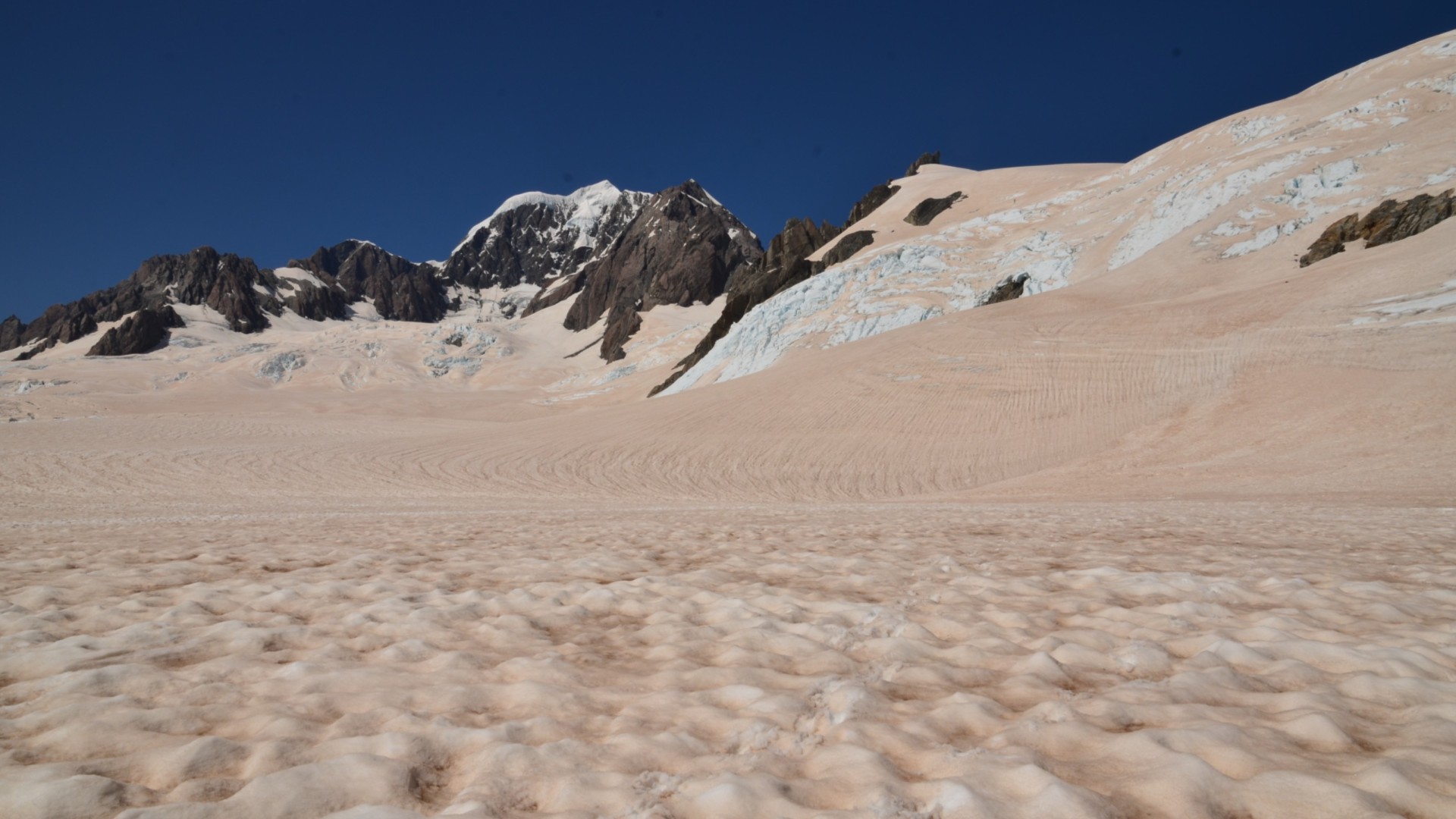 Scientists discover why the Southern Alps turned red - Greymouth Star