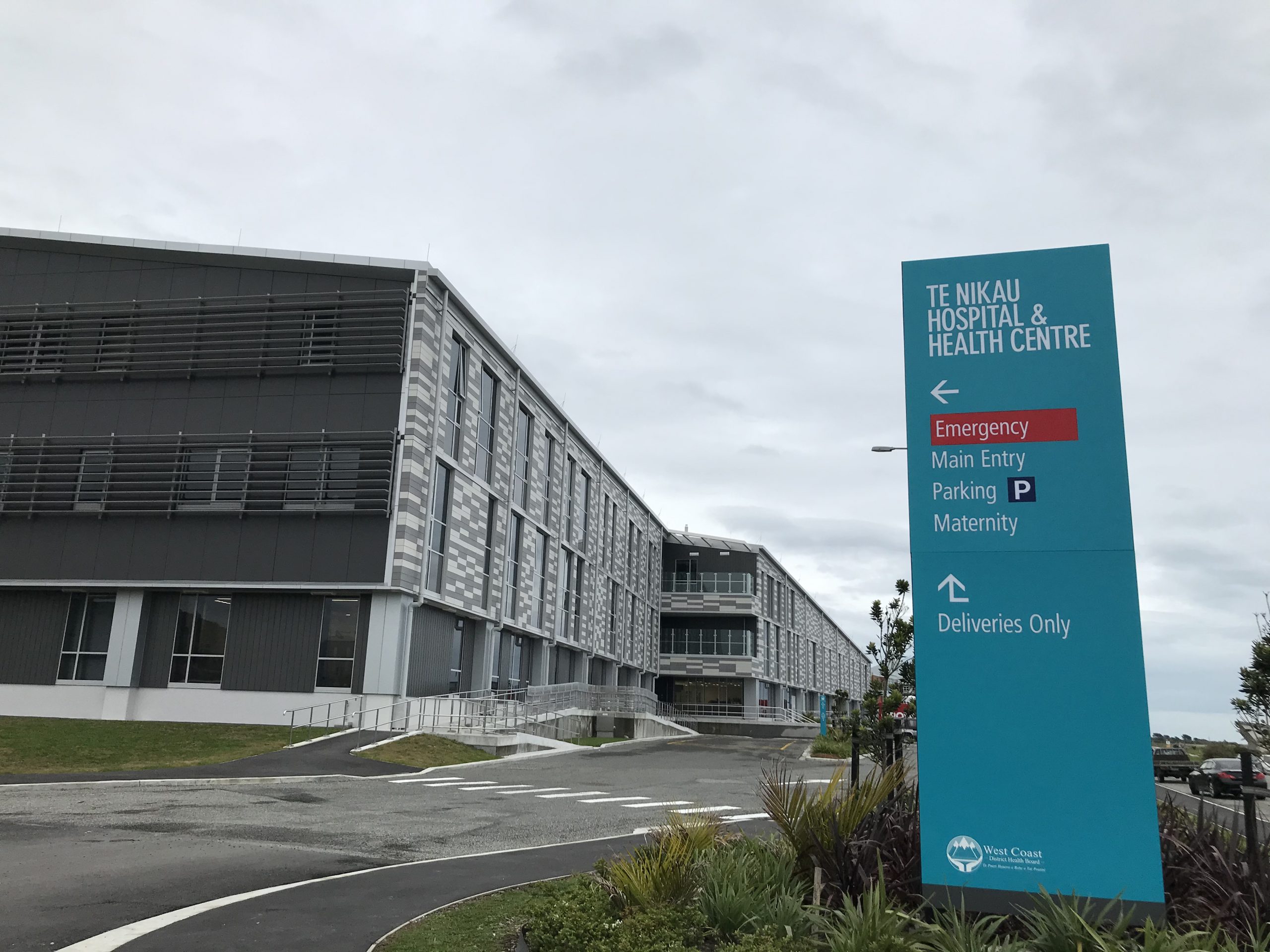 Hospital security staff chase away youths - Greymouth Star